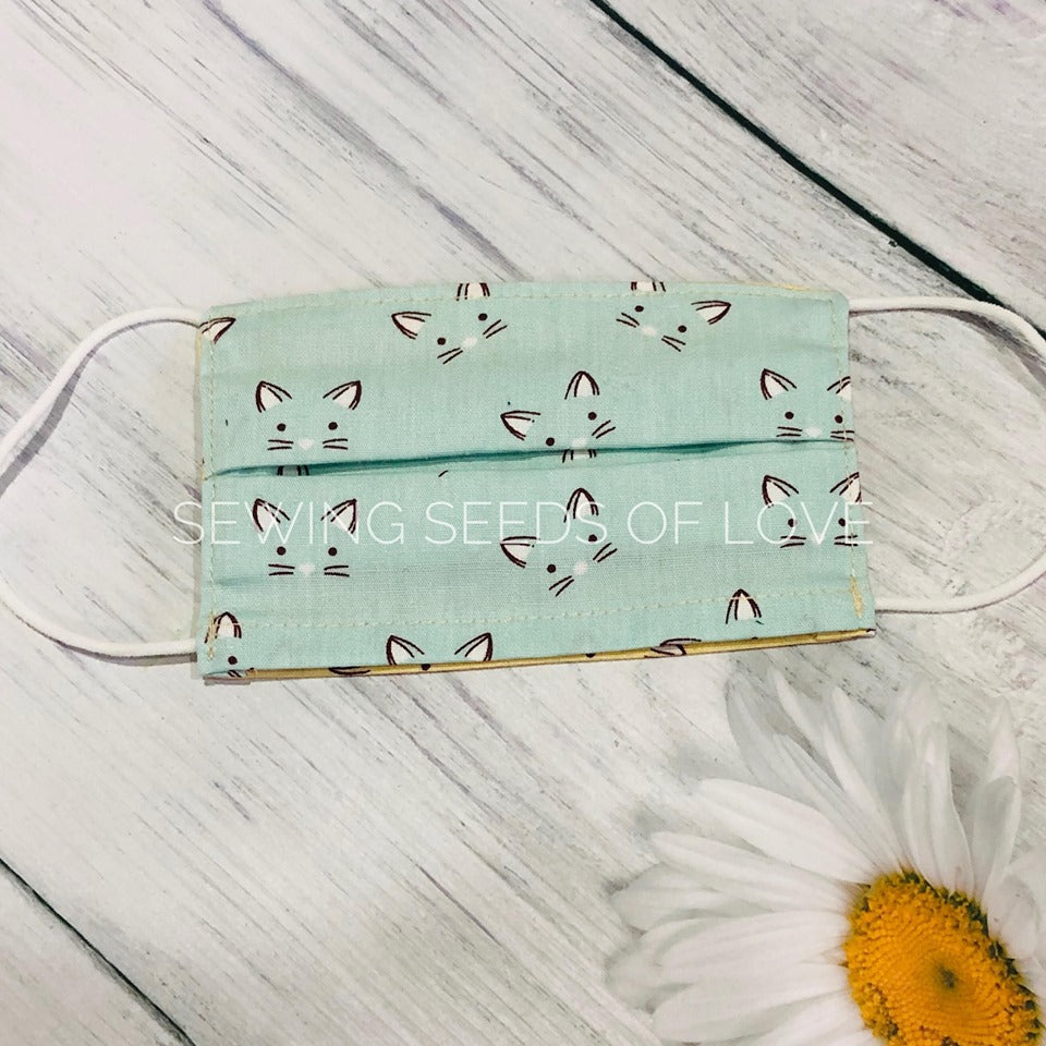 SSOL Peekaboo Pleated Mask Pattern (FREE!) – Sewing Seeds of Love Studio